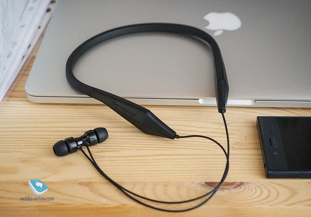 Mobile-review.com Обзор Bluetooth-гарнитуры Plantronics BackBeat 100